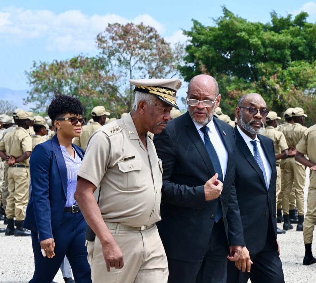 Ariel Henry fait appel aux Forces armées d’Haïti en soutien à la PNH ...