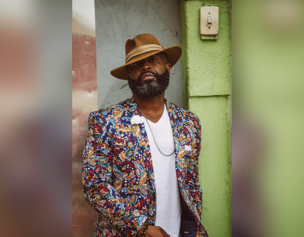 Michaël Foster : un artiste aux multiples chapeaux